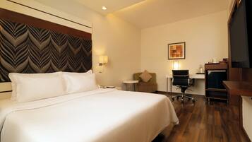 Quarto club, 1 cama de casal | Cofres nos quartos, cortinas blackout, ferros/tábuas de passar roupa