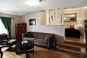 Quarto Duplo Deluxe, 1 cama de casal | Roupa de alta qualidade, minibar, secretária, ferro/tábua de engomar 