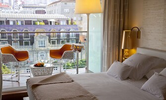 x | Roupas de cama premium, frigobar, cofres nos quartos, escrivaninha