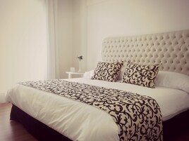 Suíte luxo | Roupas de cama premium, frigobar, cofres nos quartos