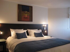 Loft, 1 cama king-size | Cofre no quarto, ferro/tábua de engomar, camas desdobráveis 