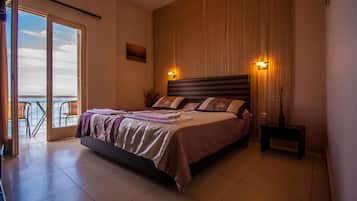 Quarto casal, vista para o mar | Frigobar, cofres nos quartos, quartos à prova de som, berços grátis