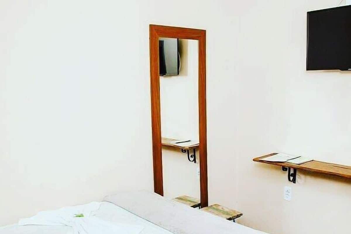 Quarto casal | Wi-Fi de cortesia, roupa de cama