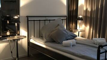 Quarto casal (Nr. 7) | Edredons de pluma, camas Select Comfort, individualmente decorados