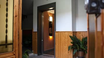 Entrada (vista interior)