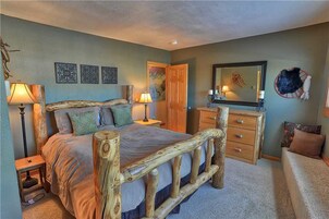 Apartamento Tradicional em Condomínio Fechado | 2 quartos, ferro/tábua de engomar, Wi-fi grátis 