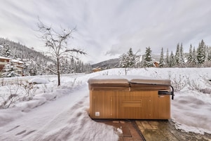 Condo, 3 quartos | Hidromassagem externa