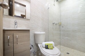 Um polibã, produtos de higiene exclusivos, toalhas fornecidas, sabão