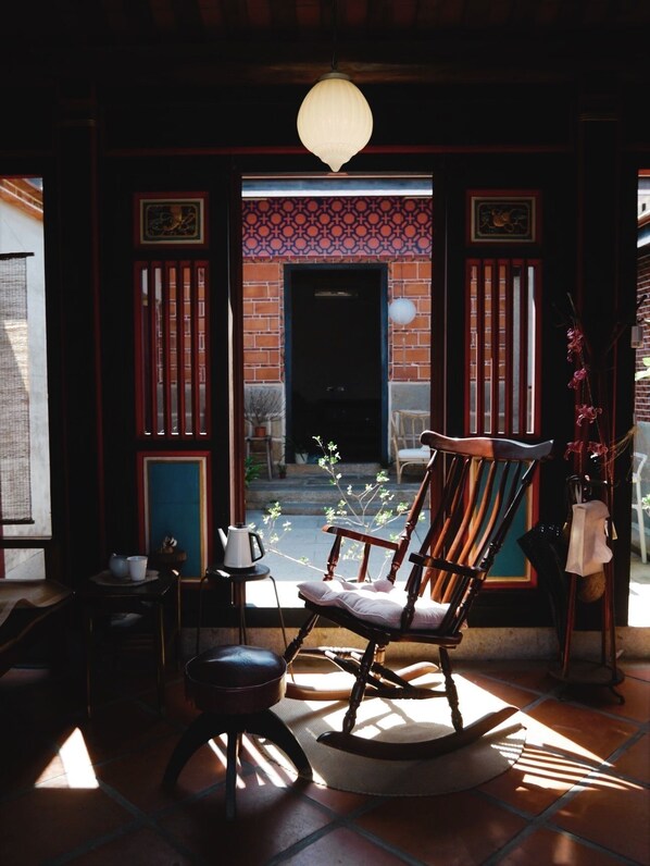 Área de estar no saguão