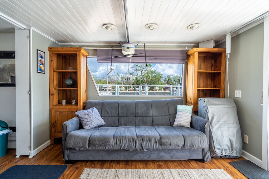 65' Yacht Escape On Private Canal. Fish & Kayak. Support Inclusiveinc.org - Caribbean