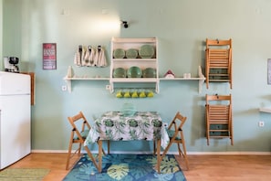 Apartamento, 1 quarto | Opções para refeição no quarto