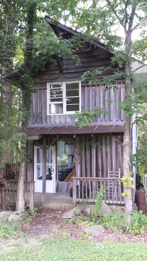 Rockinc Cabin. Private Cabin In The Tall Trees. On A120 Acre Farm. - Kentucky