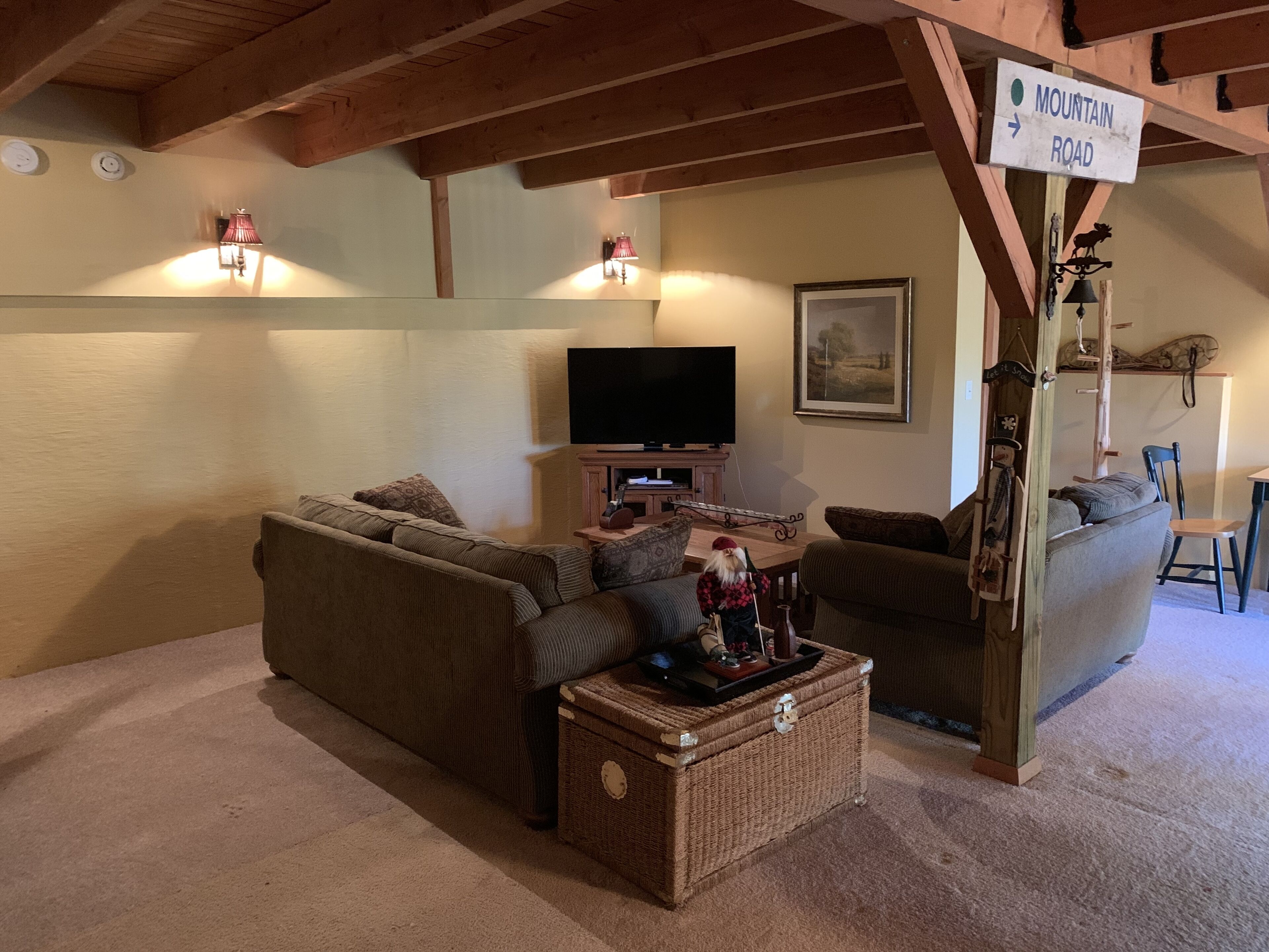 Okemo Large Home Ski Dates Still Available New Hot Tub. Pool Table 3 Full Baths - Vermont