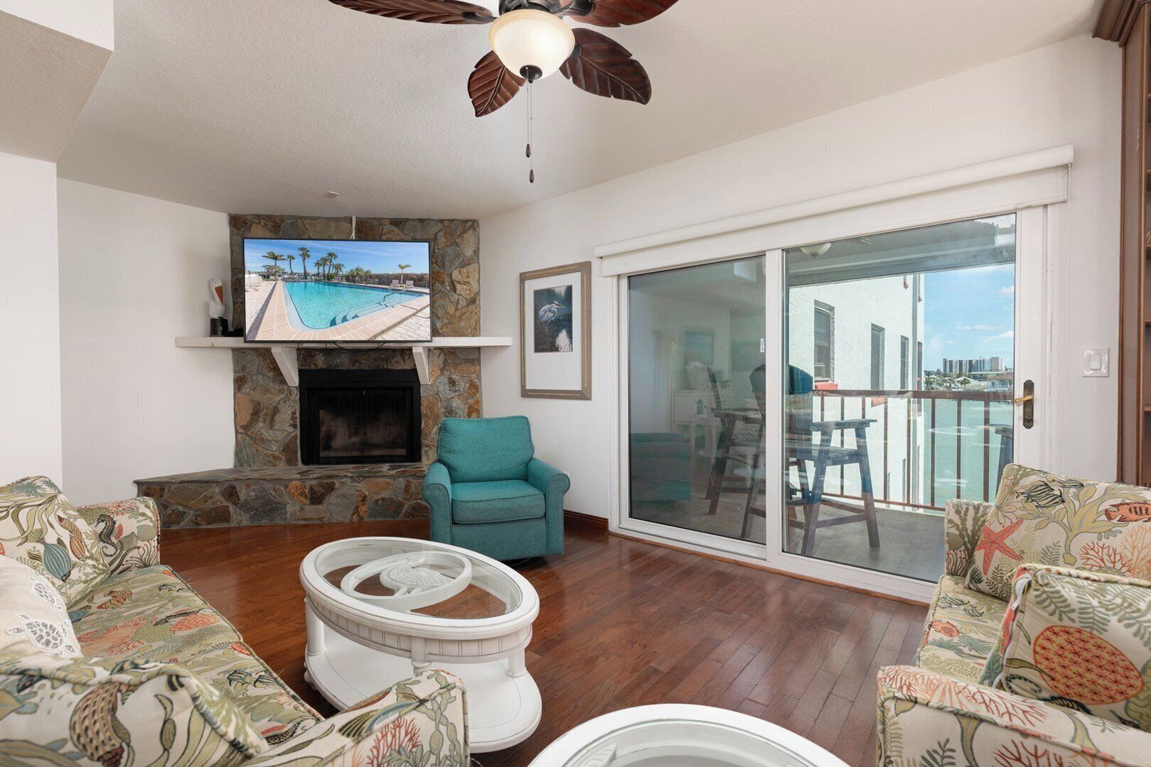 Precios Bajos De Agosto, Especial De Regreso A La Escuela! Retiro Amplio De La Familia ~ Gran Condo De 3 Dormitorios, Playa Y Vista Al Agua ~ Caminata A Tiendas, Tiendas Y Restaurantes ~ - St. Pete Beach, FL