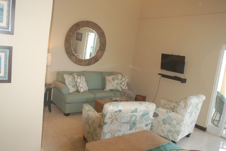 Charming 1br Apt W/ Balcony - Saint John