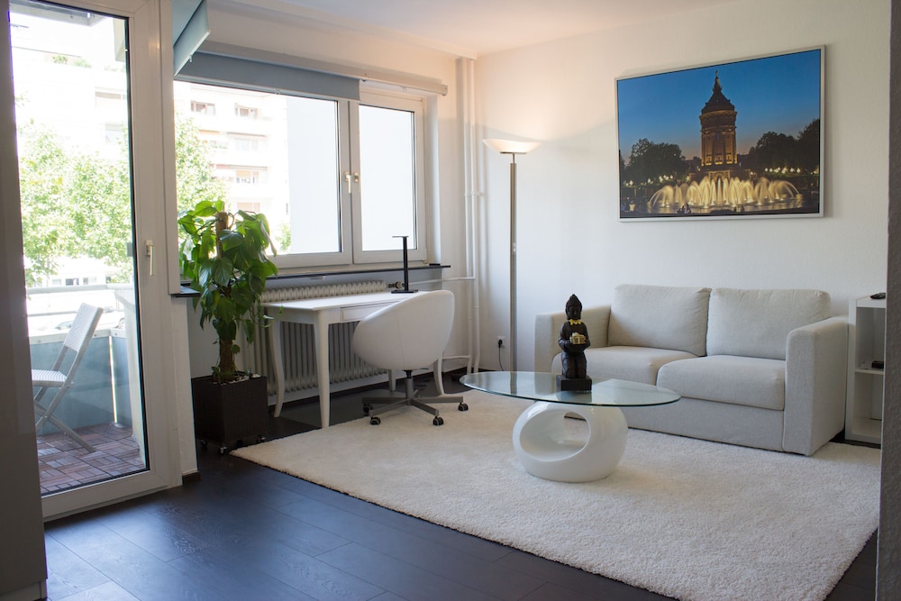 Charmante Wohnung In Exklusiver Lage! - Mannheim
