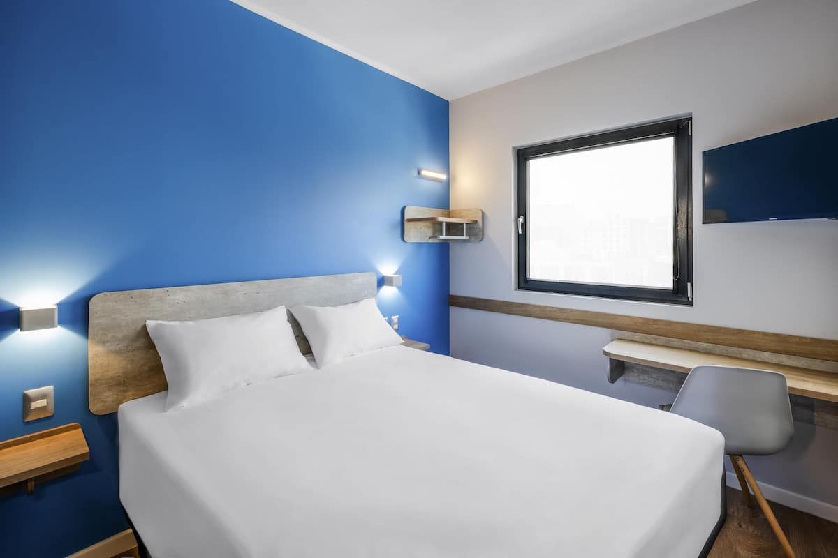 Quarto Standard, 1 cama de casal | Com decoração personalizada, secretária, Wi-fi grátis