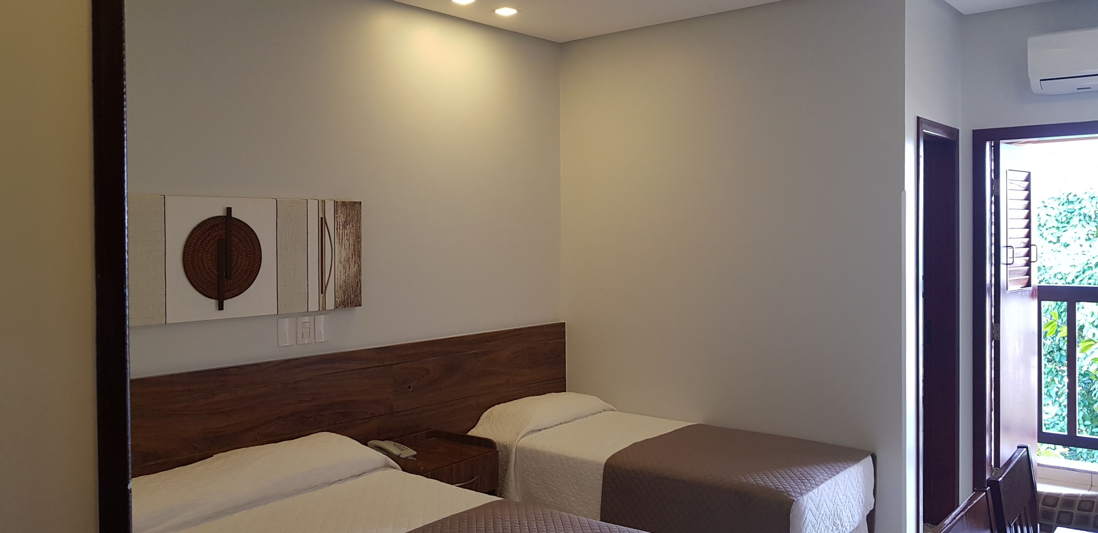 Quarto Duplo ou Twin Deluxe | Roupa hipoalergénica, camas de colchão pillowtop, minibar 