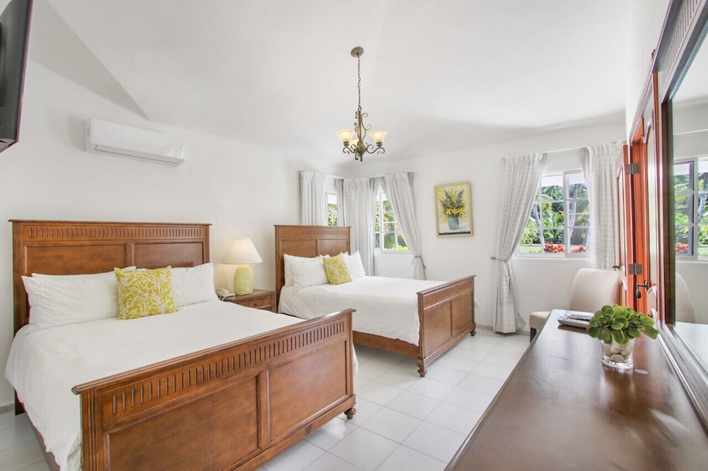 Vivero 24: Cozy Villa W/ Pool, Jacuzzi, Waiter And Housekeeper - La Romana