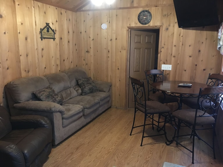 "Clean/maintained Fully Furnished Lodging"-mallard - Louisiana