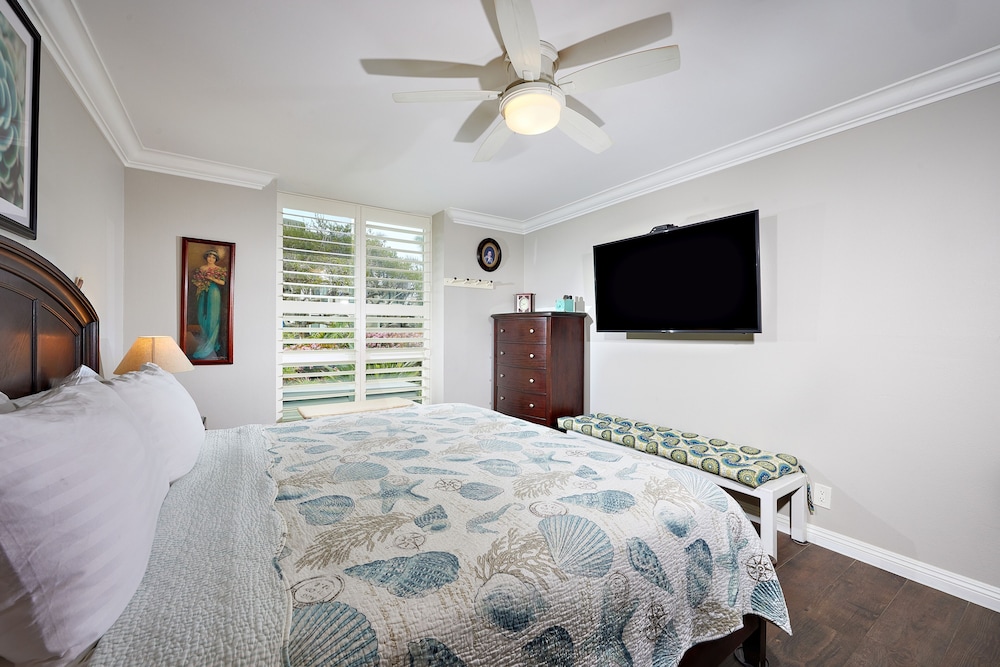Esquina Cottage En North Coast Village Con Acceso A La Playa Impresionante! - Oceanside, CA