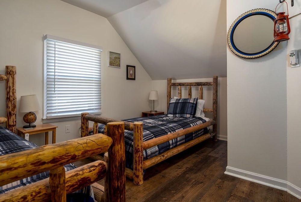 Sunshine On Bunker - 3min Walk To Gondola - Historic Miner Home – Dog Friendly - Kellogg, ID