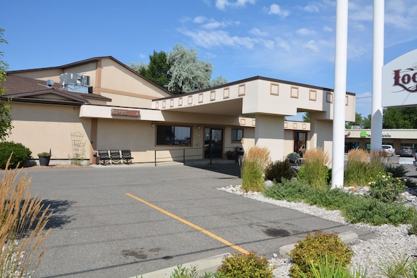 Locomotive Inn - Montana