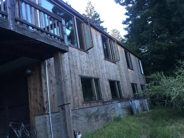 Hermoso Apartamento En Westernwood, Redwood Hills Con Bañera De Hidromasaje, Se Admiten Mascotas - Occidental, CA