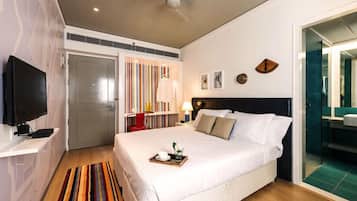 Cofre no quarto, com decoração personalizada