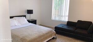 Apartamento urbano, 1 quarto | 1 quarto, cortinas blackout, quartos à prova de som, Wi-Fi de cortesia