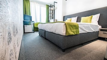 1 quarto, minibar, secretária
