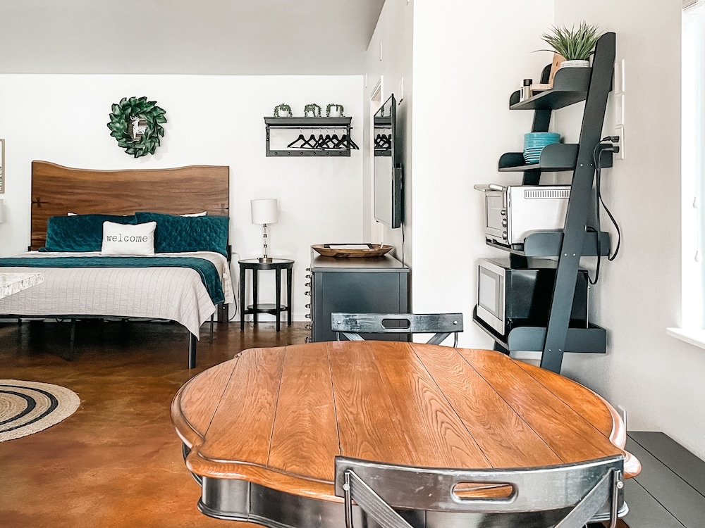 Private Studio | Pool + Spa + Tranquil Escape - Cedar Park, TX