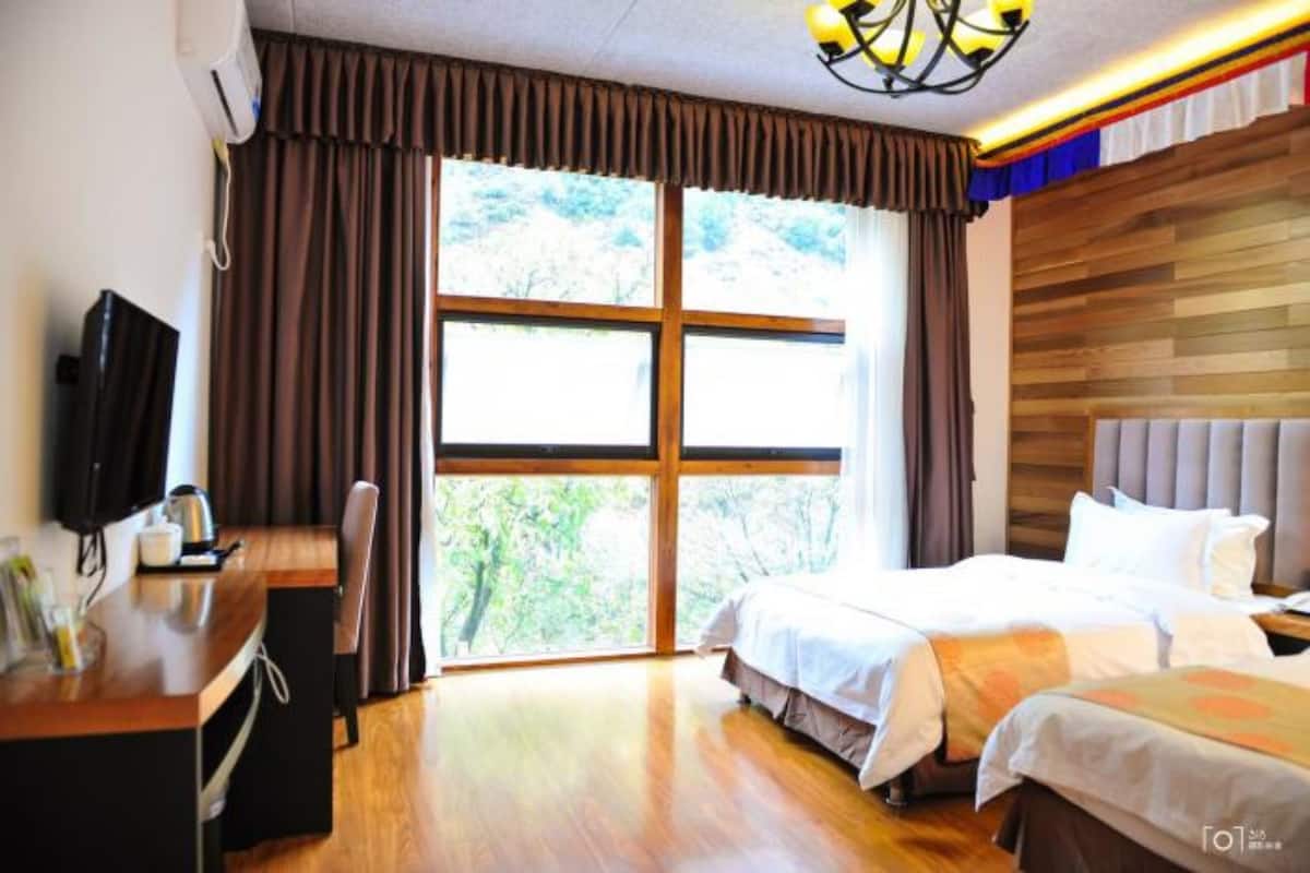 Quarto Twin Signature | Secretária, cortinas/cortinados opacos, Wi-fi grátis