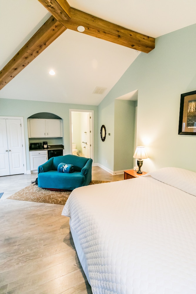 Suite W/ Private Entry And Nature Trails ($40 Cleaning) - 록 힐