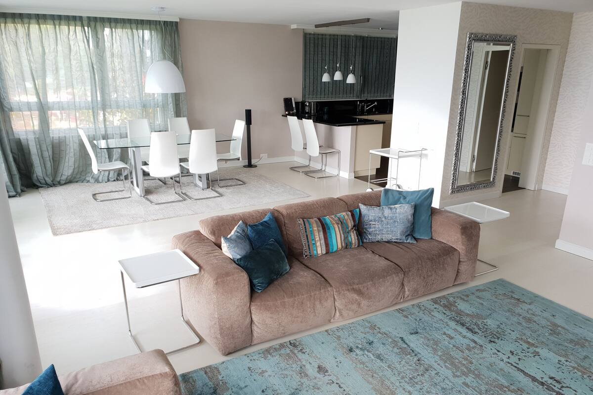 Apartamento | Sala de estar | TV de ecrã plano 