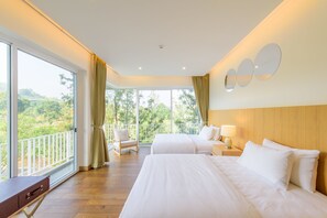 Suite with Mountain View | Cofre com capacidade para portátil, com decoração personalizada 