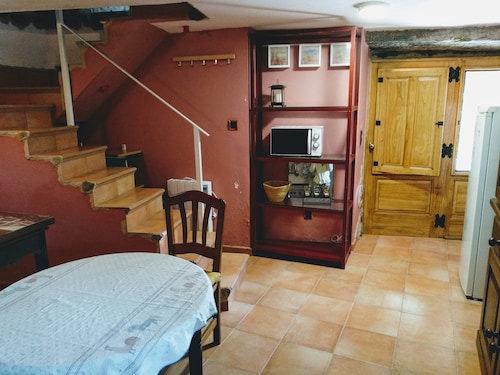 Casa Gallega En La Montaña. Valle De Xirazga. - Galicia