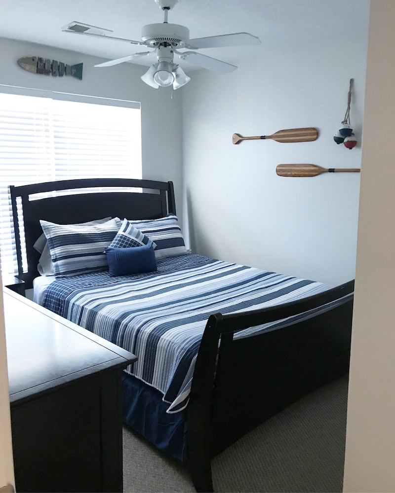 It's Time For Auburn Football! Book Now. 6 Sleeping Places - Lake Martin, AL