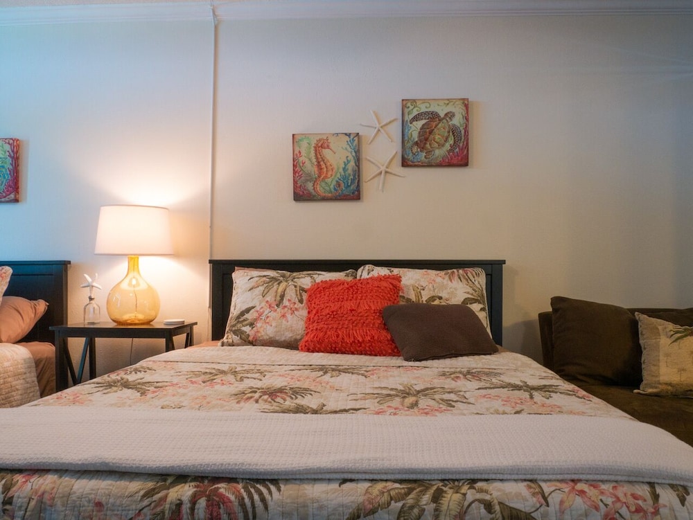 Clean, Comfortable And Cozy . Awesome View Of The Gulf Of Mexico #5g - Pensacola Beach, FL