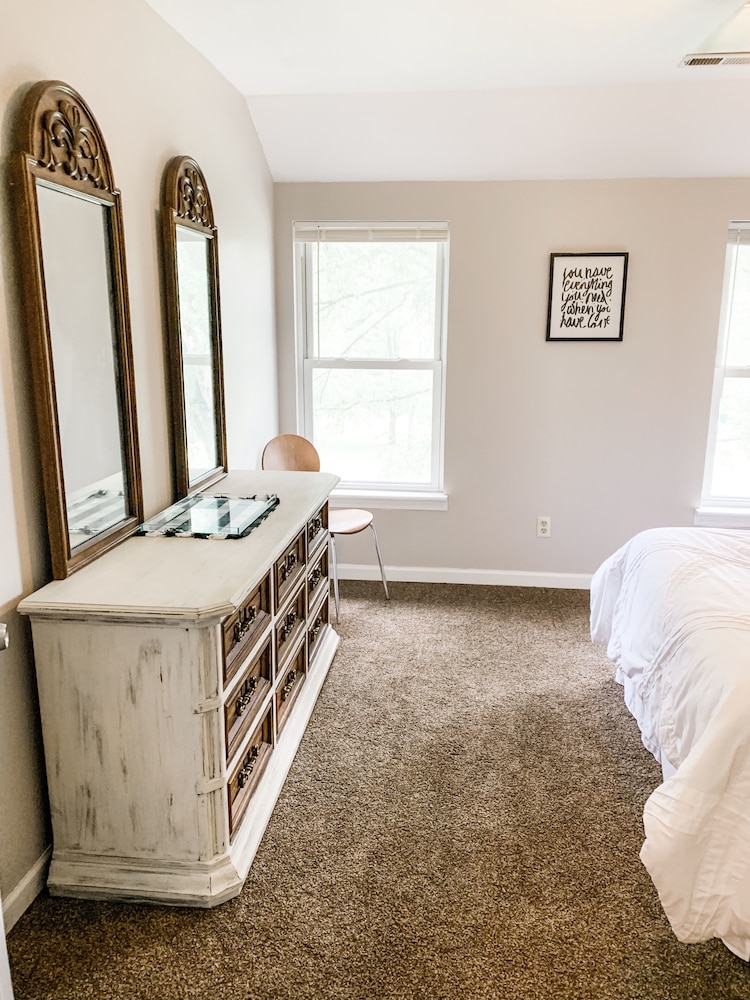 Cozy Beautiful View Upstairs 2 Bedrm 1 Bath Apartment Off I-55 In Gobbler Hollow - Crystal City, MO