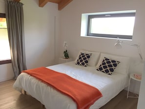 Quarto Duplo Standard, casa de banho privativa, vista para o jardim (Camera Bianca) | Edredões de penas, secretária, quartos insonorizados 