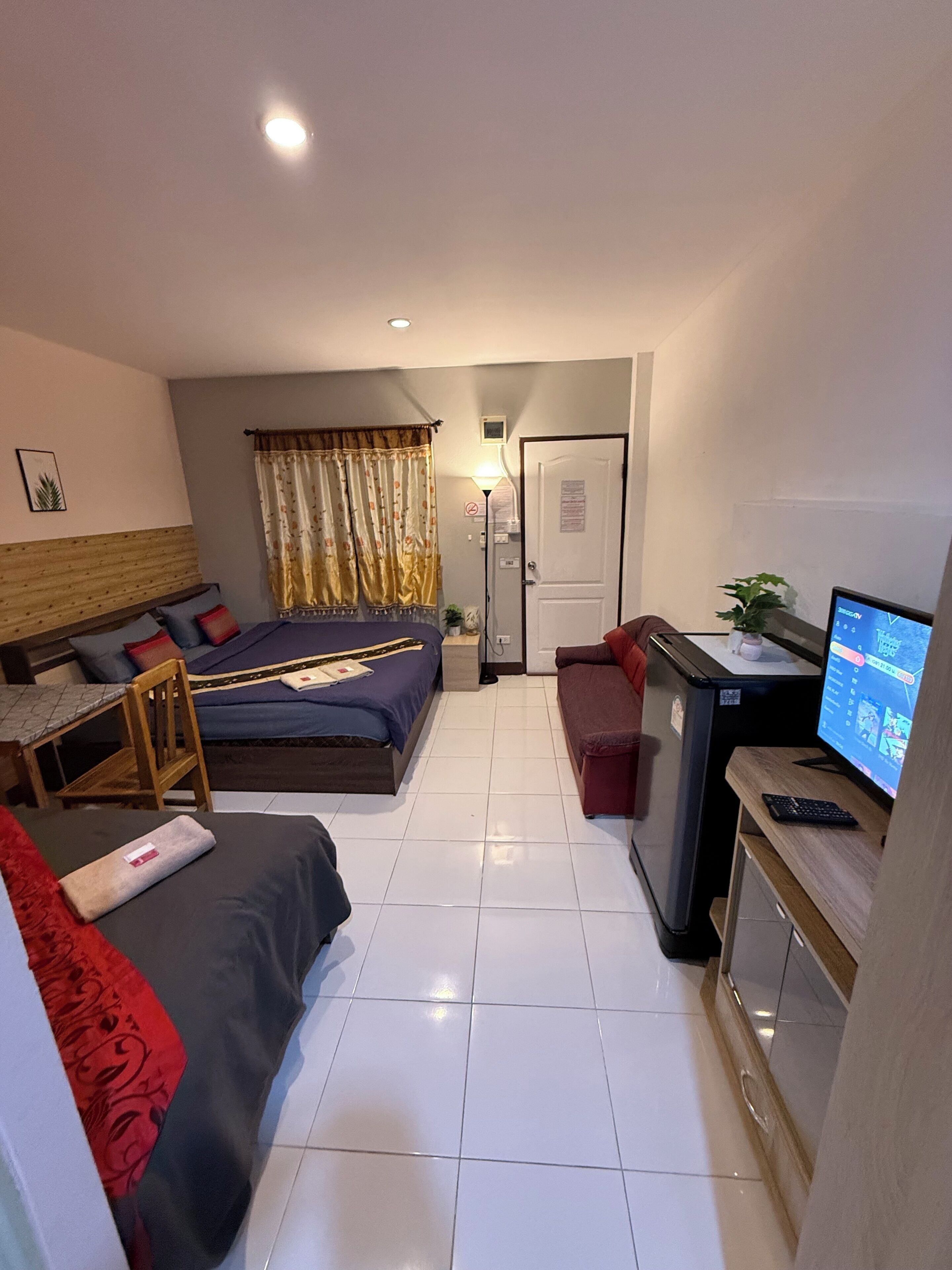 Quarto Familiar | Minibar, Wi-fi grátis 