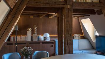 Dúplex Familiar, 3 quartos, acesso à piscina, vista para o jardim | Vista do quarto