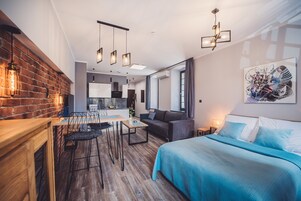 Suite-Estúdio (Niebieski Rowerek) | Ferro/tábua de engomar, berços/camas para crianças, Wi-fi grátis 