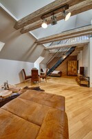 Suíte estúdio urbana | Cortinas blackout, ferros/tábuas de passar roupa, Wi-Fi de cortesia