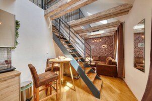 Estúdio conforto | Cortinas blackout, ferros/tábuas de passar roupa, Wi-Fi de cortesia