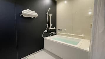 Quarto Standard, 1 cama de casal, acessível | Casa de banho | Uma combinação polibã/banheira, artigos de higiene pessoal grátis