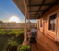 Suite Deluxe, 1 cama queen-size (Fleur de Lis - West) | Roupa de alta qualidade, camas de colchão viscoelástico 