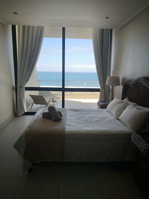 3 quartos, cortinas blackout, ferros/tábuas de passar roupa