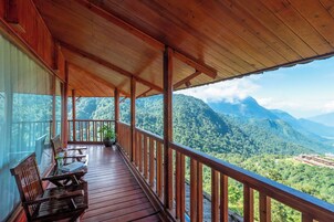 Twilight Bungalow | Vista para o jardim
